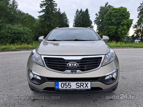 Smilšu krāsa Kia Sportage 2013 Tallina, ar dzinēja tilpumu 2.00 L un nobraukumu 140 tūkst. km par 8500 €, foto 2 vietnē AUTOMOTO.COM.LV