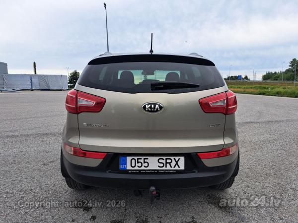 Smilšu krāsa Kia Sportage 2013 Tallina, ar dzinēja tilpumu 2.00 L un nobraukumu 140 tūkst. km par 8500 €, foto 6 vietnē AUTOMOTO.COM.LV