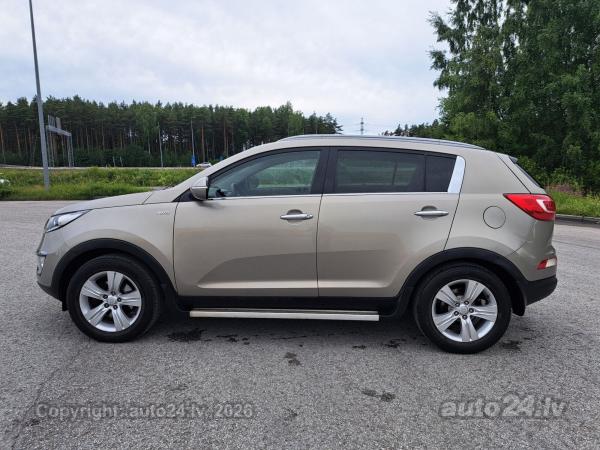 Smilšu krāsa Kia Sportage 2013 Tallina, ar dzinēja tilpumu 2.00 L un nobraukumu 140 tūkst. km par 8500 €, foto 8 vietnē AUTOMOTO.COM.LV