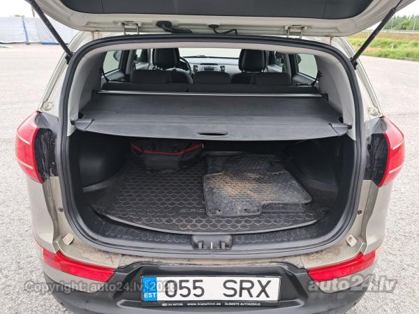 Smilšu krāsa Kia Sportage 2013 Tallina, ar dzinēja tilpumu 2.00 L un nobraukumu 140 tūkst. km par 8500 €, foto 10 vietnē AUTOMOTO.COM.LV