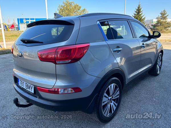 Beige Kia Sportage 2014 in Paide, with an engine capacity of 2.00 L and mileage of 213 thousand km for 7790 €, photo 5 on AUTOMOTO.COM.LV