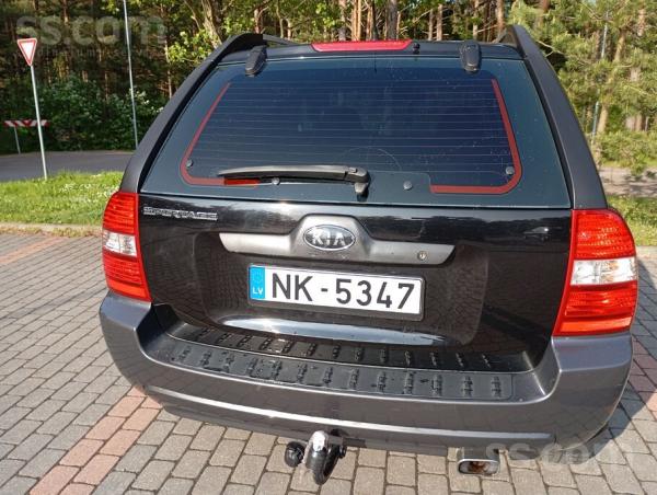 Black Kia Sportage 2005 in Ventspils, with an engine capacity of 2.00 L and mileage of 258 thousand km for 900 €, photo 2 on AUTOMOTO.COM.LV
