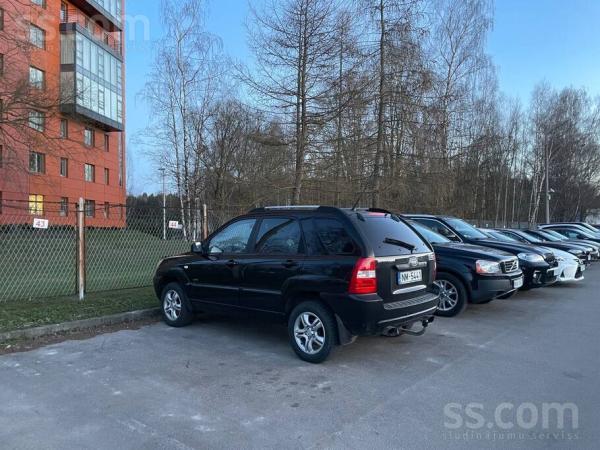Melns Kia Sportage 2005 Rīga, ar dzinēja tilpumu 2.00 L un nobraukumu 245 tūkst. km par 3000 €, foto 3 vietnē AUTOMOTO.COM.LV