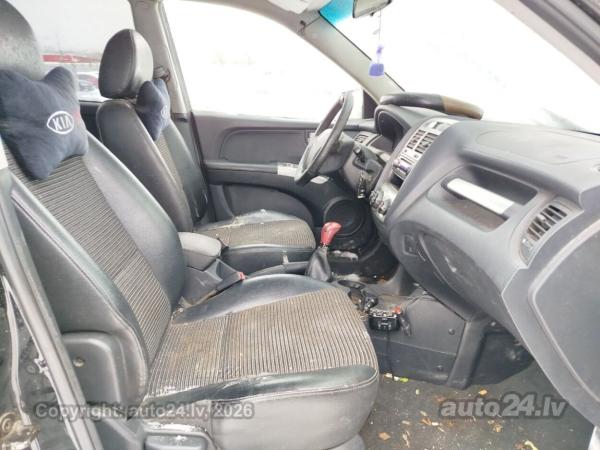 Черный Киа Sportage 2005 в Таллин, объемом двигателя 2.00 л и пробегом 308 тыс. км за 699 €, фото 6 на AUTOMOTO.COM.LV