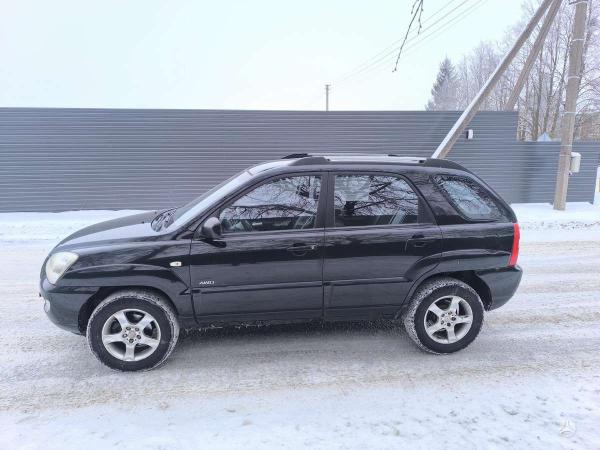 Black Kia Sportage 2006 in Marijampole, with an engine capacity of 1.97 L and mileage of 305 thousand km for 2250 €, photo 2 on AUTOMOTO.COM.LV