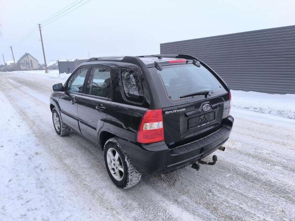 Black Kia Sportage 2006 in Marijampole, with an engine capacity of 1.97 L and mileage of 305 thousand km for 2250 €, photo 3 on AUTOMOTO.COM.LV