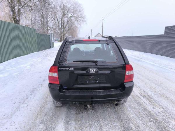 Black Kia Sportage 2006 in Marijampole, with an engine capacity of 1.97 L and mileage of 305 thousand km for 2250 €, photo 4 on AUTOMOTO.COM.LV