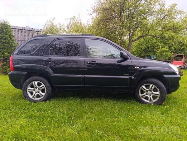 Melns Kia Sportage 2006 Daugavpils, ar dzinēja tilpumu 2.00 L un nobraukumu 280 tūkst. km par 3300 €, foto 2 vietnē AUTOMOTO.COM.LV