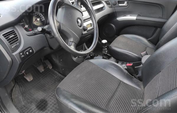 Черный Киа Sportage 2006 в Бауска, объемом двигателя 2.00 л и пробегом 246 тыс. км за 2600 €, фото 7 на AUTOMOTO.COM.LV