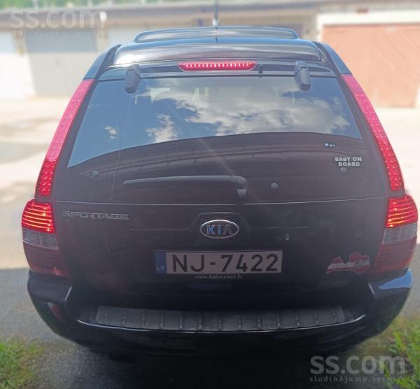 Black Kia Sportage 2006 in Riga, with an engine capacity of 2.00 L and mileage of 136 thousand km for 2500 €, photo 8 on AUTOMOTO.COM.LV