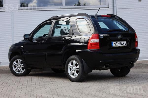 Black Kia Sportage 2006 in Riga, with an engine capacity of 2.00 L and mileage of 271 thousand km for 2495 €, photo 3 on AUTOMOTO.COM.LV
