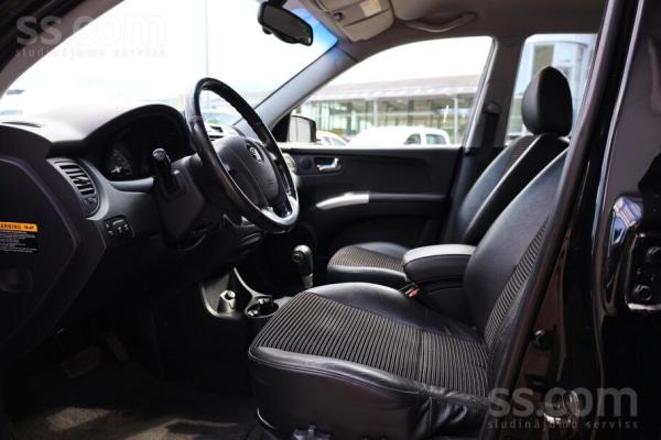 Black Kia Sportage 2006 in Riga, with an engine capacity of 2.00 L and mileage of 271 thousand km for 2495 €, photo 7 on AUTOMOTO.COM.LV