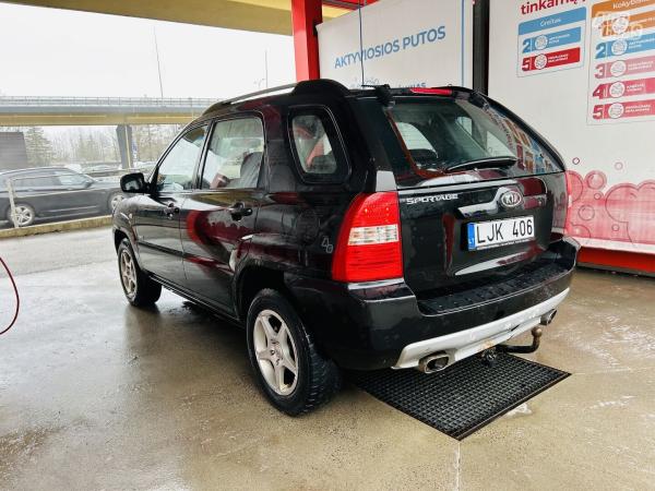 Black Kia Sportage 2007 in Klaipeda, with an engine capacity of 2.00 L and mileage of 272 thousand km for 2600 €, photo 4 on AUTOMOTO.COM.LV