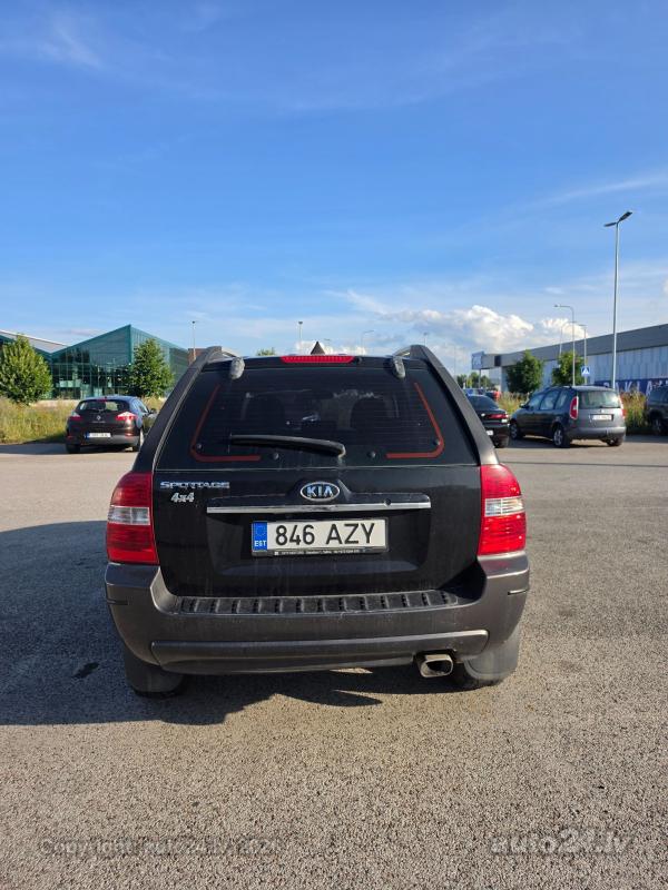 Black Kia Sportage 2007 in Tallinn, with an engine capacity of 2.00 L and mileage of 286 thousand km for 1399 €, photo 4 on AUTOMOTO.COM.LV