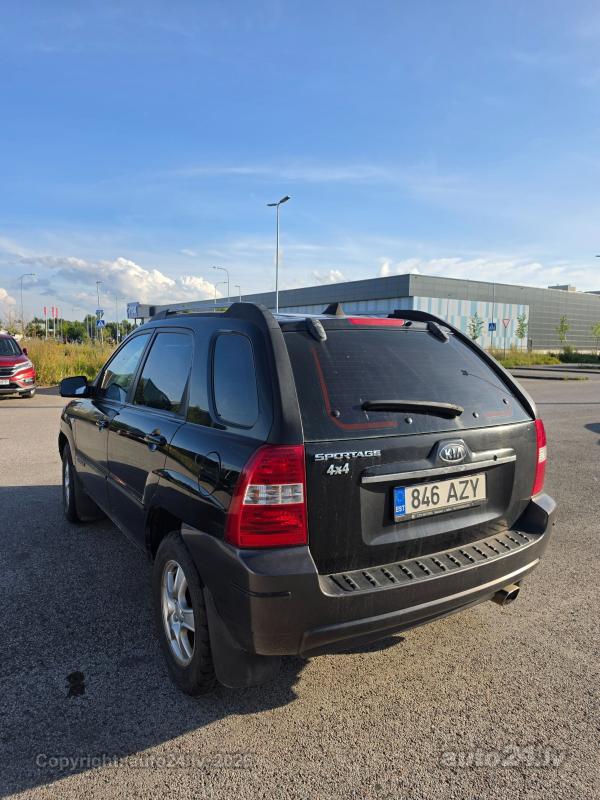 Black Kia Sportage 2007 in Tallinn, with an engine capacity of 2.00 L and mileage of 286 thousand km for 1399 €, photo 6 on AUTOMOTO.COM.LV