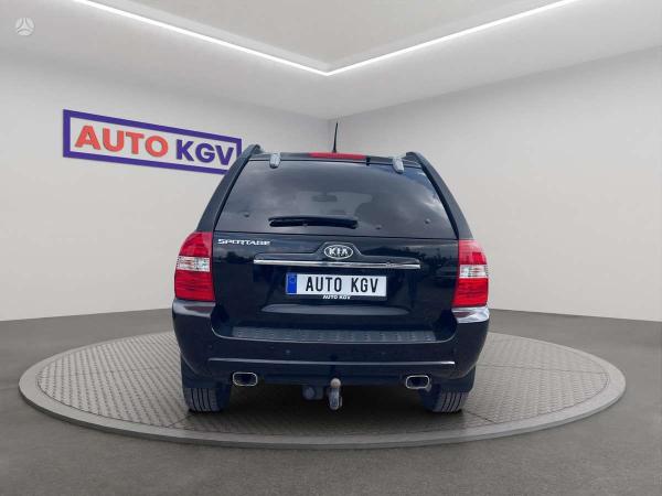 Black Kia Sportage 2007 in Vilnius, with an engine capacity of 2.00 L and mileage of 295 thousand km for 3499 €, photo 5 on AUTOMOTO.COM.LV