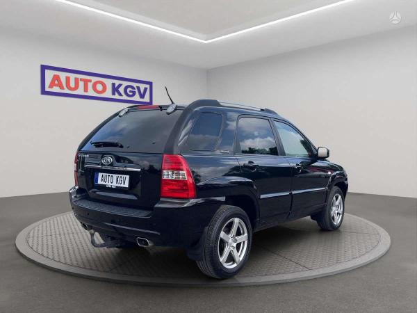 Black Kia Sportage 2007 in Vilnius, with an engine capacity of 2.00 L and mileage of 295 thousand km for 3499 €, photo 6 on AUTOMOTO.COM.LV
