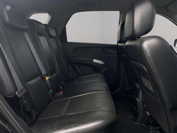 Black Kia Sportage 2007 in Vilnius, with an engine capacity of 2.00 L and mileage of 295 thousand km for 3499 €, photo 10 on AUTOMOTO.COM.LV