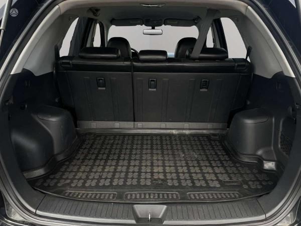Black Kia Sportage 2007 in Vilnius, with an engine capacity of 2.00 L and mileage of 295 thousand km for 3499 €, photo 11 on AUTOMOTO.COM.LV