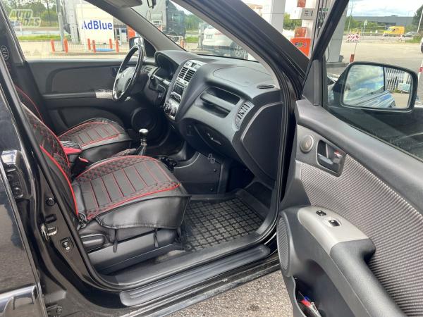 Black Kia Sportage 2007 in Vilnius, with an engine capacity of 2.00 L and mileage of 189 thousand km for 2900 €, photo 10 on AUTOMOTO.COM.LV
