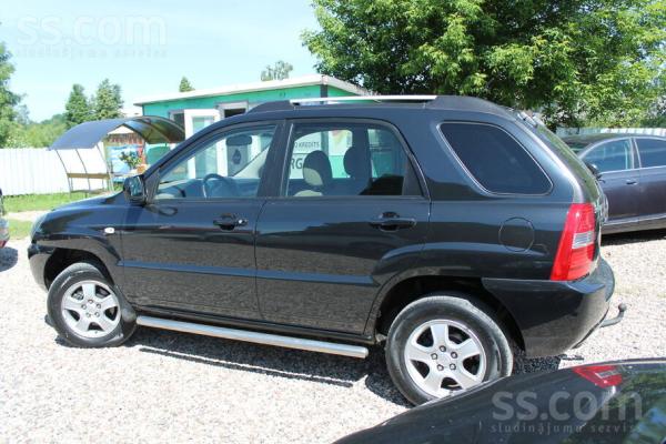 Melns Kia Sportage 2009 Daugavpils, ar dzinēja tilpumu 2.00 L un nobraukumu 221 tūkst. km par 3890 €, foto 4 vietnē AUTOMOTO.COM.LV