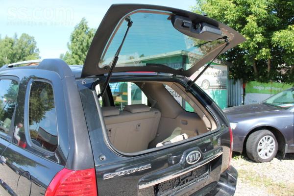 Melns Kia Sportage 2009 Daugavpils, ar dzinēja tilpumu 2.00 L un nobraukumu 221 tūkst. km par 3890 €, foto 10 vietnē AUTOMOTO.COM.LV