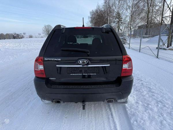 Black Kia Sportage 2010 in Marijampole, with an engine capacity of 2.00 L and mileage of 122 thousand km for 4700 €, photo 4 on AUTOMOTO.COM.LV
