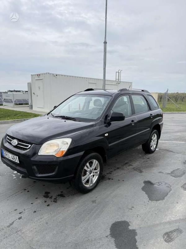 Kia Sportage 2010 in Pasvalys on AUTOMOTO.COM.LV Black Kia Sportage 2010 in Pasvalys, with an engine capacity of 1.99 L and mileage of 195 thousand km for 3400 €, photo 3 on AUTOMOTO.COM.LV