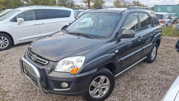 Black Kia Sportage 2010 in Kaunas, with an engine capacity of 1.99 L and mileage of 178 thousand km for 3750 €, photo 3 on AUTOMOTO.COM.LV