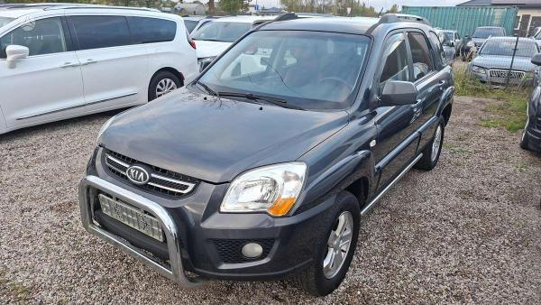 Black Kia Sportage 2010 in Kaunas, with an engine capacity of 1.99 L and mileage of 178 thousand km for 3750 €, photo 5 on AUTOMOTO.COM.LV