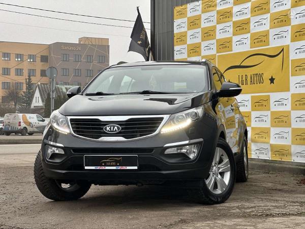 Black Kia Sportage 2011 in Siauliai, with an engine capacity of 2.00 L and mileage of 286 thousand km for 6750 €, photo 1 on AUTOMOTO.COM.LV