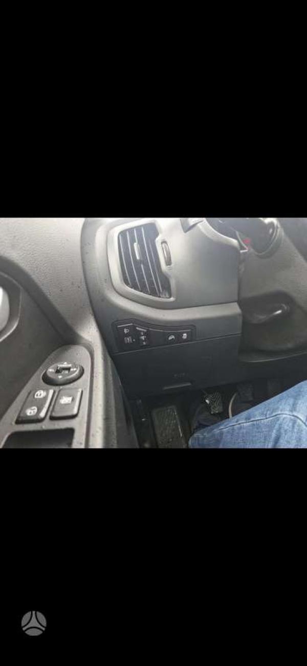 Черный Киа Sportage 2011 в Таураге, объемом двигателя 1.59 л и пробегом 150 тыс. км за 5300 €, фото 6 на AUTOMOTO.COM.LV