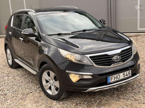 Black Kia Sportage 2011 in Vilnius, with an engine capacity of 2.00 L and mileage of 261 thousand km for 5500 €, photo 3 on AUTOMOTO.COM.LV