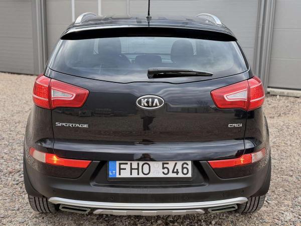 Black Kia Sportage 2011 in Vilnius, with an engine capacity of 2.00 L and mileage of 261 thousand km for 5500 €, photo 8 on AUTOMOTO.COM.LV