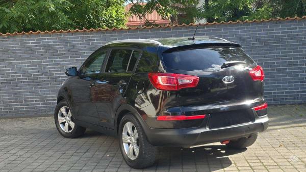 Black Kia Sportage 2011 in Klaipeda, with an engine capacity of 2.36 L and mileage of 157 thousand km for 5600 €, photo 3 on AUTOMOTO.COM.LV
