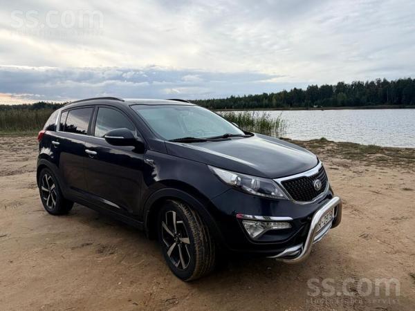 Kia Sportage 2011 in Riga on AUTOMOTO.COM.LV Black Kia Sportage 2011 in Riga, with an engine capacity of 2.00 L and mileage of 377 thousand km for 6500 €, photo 5 on AUTOMOTO.COM.LV