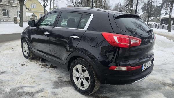 Melns Kia Sportage 2012 Alīta, ar dzinēja tilpumu 2.00 L un nobraukumu 139 tūkst. km par 6450 €, foto 3 vietnē AUTOMOTO.COM.LV