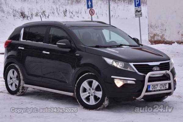Black Kia Sportage 2012 in Narva, with an engine capacity of 2.00 L and mileage of 206 thousand km for 8200 €, photo 10 on AUTOMOTO.COM.LV
