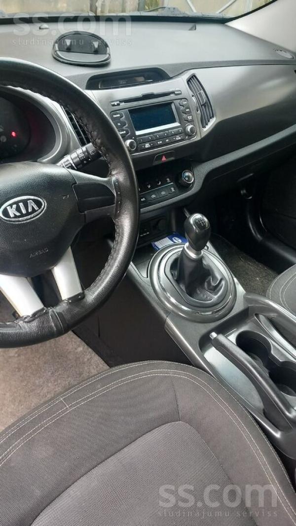 Melns Kia Sportage 2012 Jelgava, ar dzinēja tilpumu 1.70 L un nobraukumu 329 tūkst. km par 6000 €, foto 6 vietnē AUTOMOTO.COM.LV