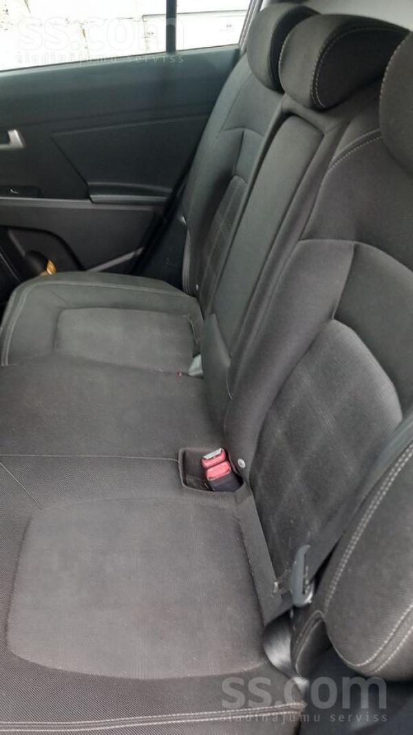 Melns Kia Sportage 2012 Jelgava, ar dzinēja tilpumu 1.70 L un nobraukumu 329 tūkst. km par 6000 €, foto 7 vietnē AUTOMOTO.COM.LV