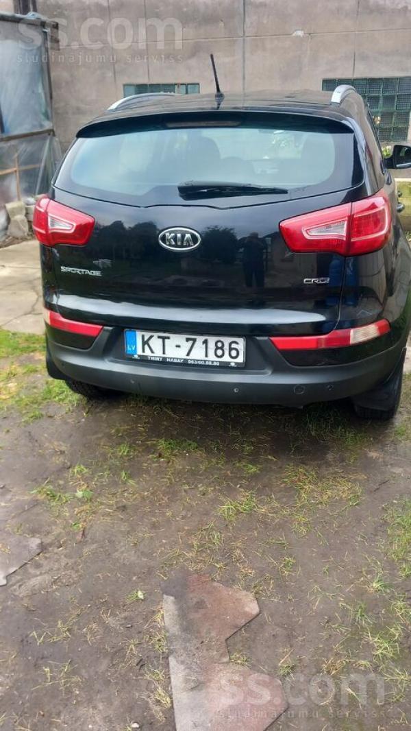 Melns Kia Sportage 2012 Jelgava, ar dzinēja tilpumu 1.70 L un nobraukumu 329 tūkst. km par 6000 €, foto 9 vietnē AUTOMOTO.COM.LV