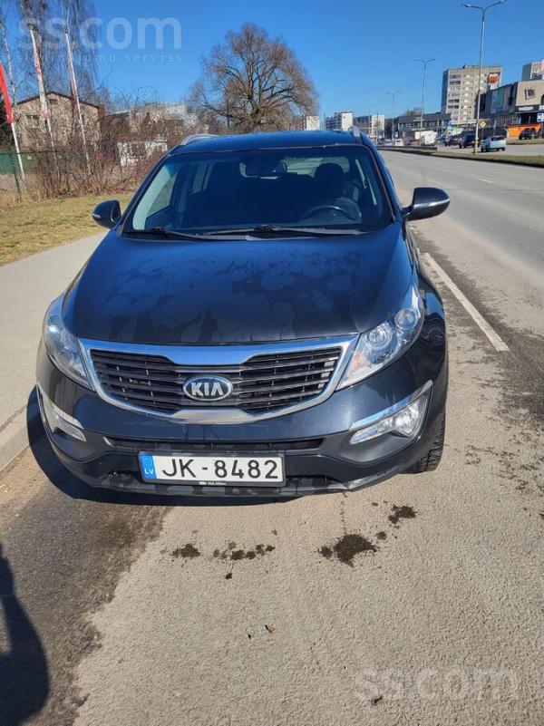 Черный Киа Sportage 2013 в Рига, объемом двигателя 2.00 л и пробегом 222 тыс. км за 7200 €, фото 1 на AUTOMOTO.COM.LV