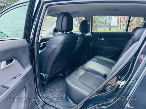 Черный Киа Sportage 2013 в Таллин, объемом двигателя 2.00 л и пробегом 299 тыс. км за 6390 €, фото 11 на AUTOMOTO.COM.LV