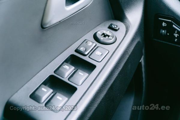 Melns Kia Sportage 2013 Tallina, ar dzinēja tilpumu 2.00 L un nobraukumu 163 tūkst. km par 9700 €, foto 11 vietnē AUTOMOTO.COM.LV
