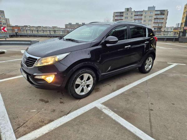 Черный Киа Sportage 2013 в Шяуляй, объемом двигателя 1.69 л и пробегом 210 тыс. км за 6800 €, фото 2 на AUTOMOTO.COM.LV