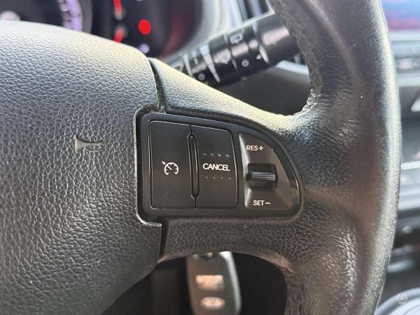 Black Kia Sportage 2013 in Kaunas, with an engine capacity of 2.00 L and mileage of 297 thousand km for 6000 €, photo 8 on AUTOMOTO.COM.LV