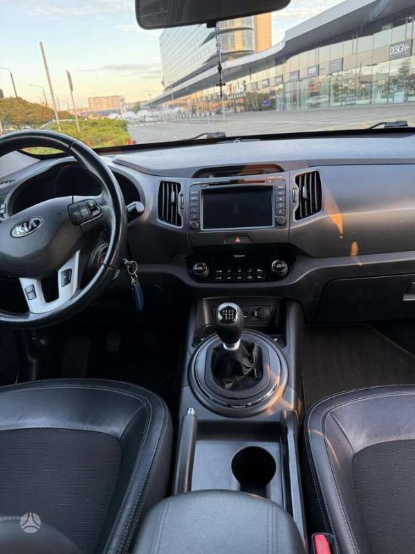 Черный Киа Sportage 2013 в Вильнюс, объемом двигателя 2.00 л и пробегом 262 тыс. км за 6300 €, фото 4 на AUTOMOTO.COM.LV