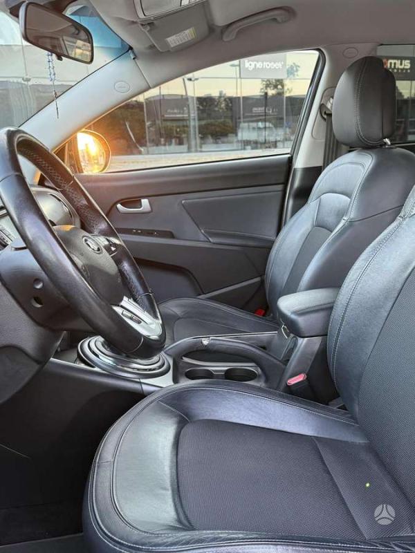 Черный Киа Sportage 2013 в Вильнюс, объемом двигателя 2.00 л и пробегом 262 тыс. км за 6300 €, фото 6 на AUTOMOTO.COM.LV