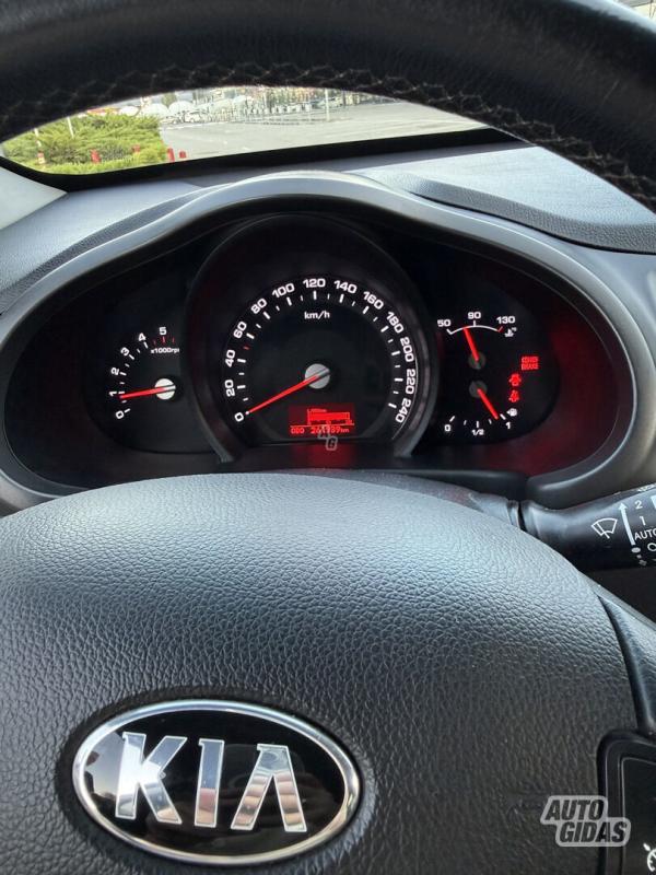 Black Kia Sportage 2013 in Vilnius, with an engine capacity of 2.00 L and mileage of 262 thousand km for 5950 €, photo 7 on AUTOMOTO.COM.LV