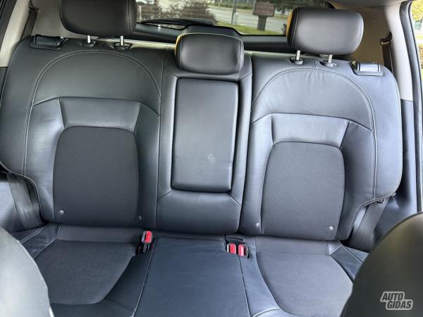 Black Kia Sportage 2013 in Vilnius, with an engine capacity of 2.00 L and mileage of 262 thousand km for 5950 €, photo 9 on AUTOMOTO.COM.LV